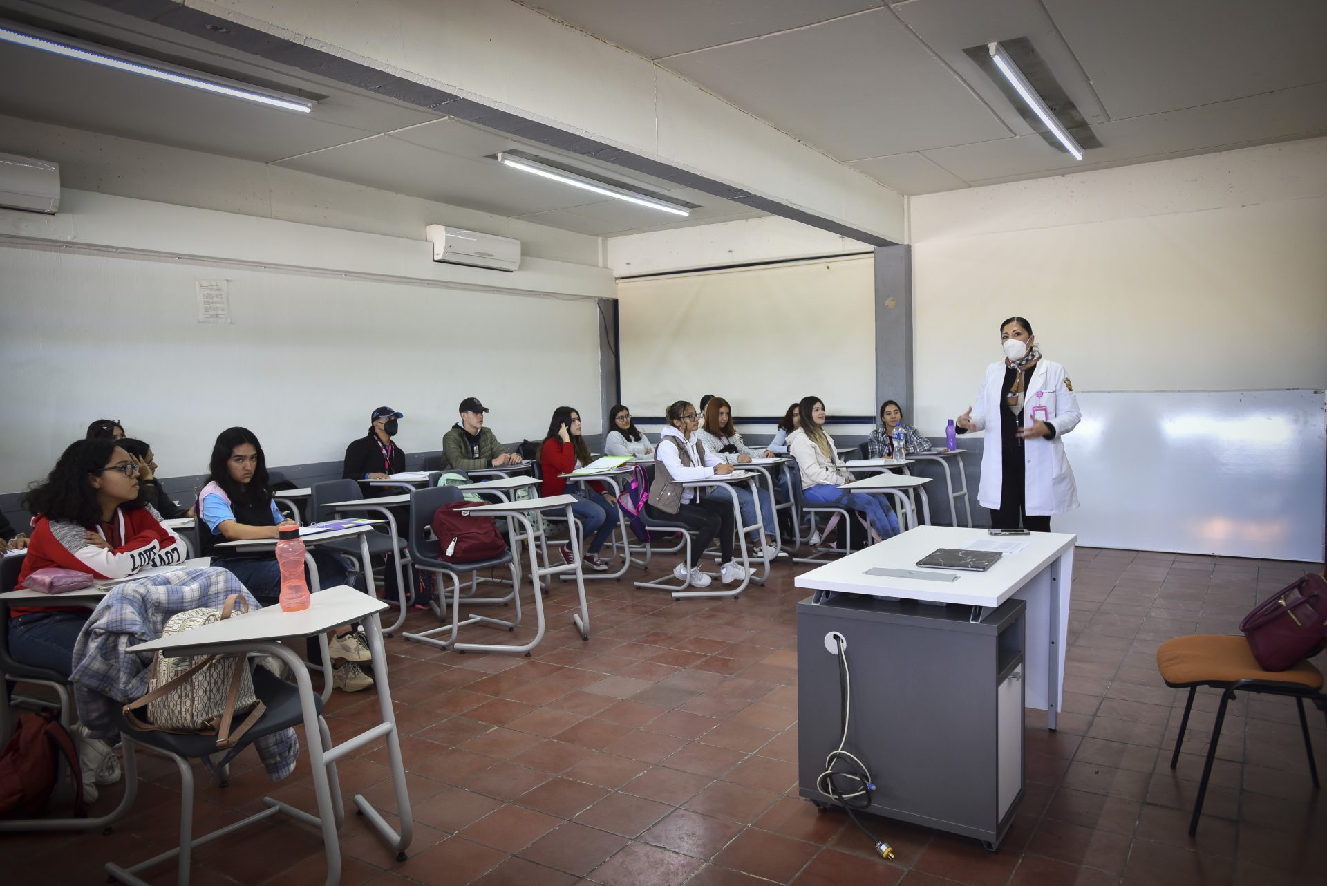 Bienvenida a estudiantes del CUCS que tomarán clases en CUCSH La Normal ...