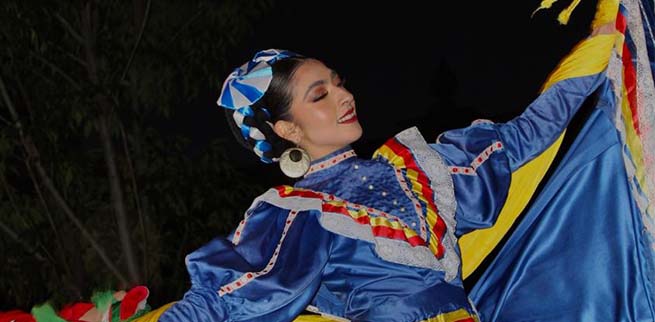 Un faldeo multicolor - Gaceta UDG